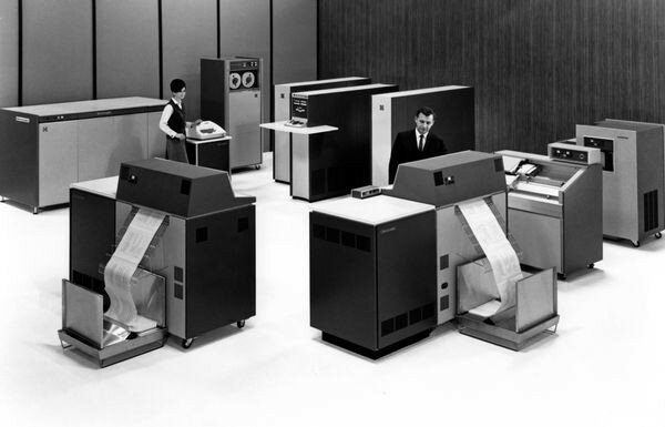 Evolución y trascendencia de las computadoras timeline | Timetoast