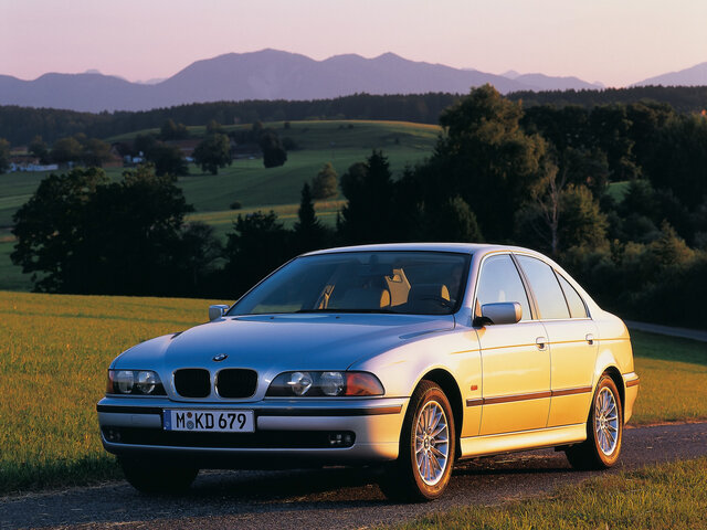 BMW 5-series evolution timeline | Timetoast timelines