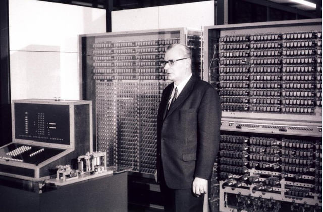 Historia de la Ingeniería de software timeline | Timetoast timelines