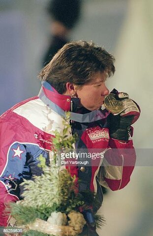 Línea de tiempo en estilos de liderazgo, motivación y