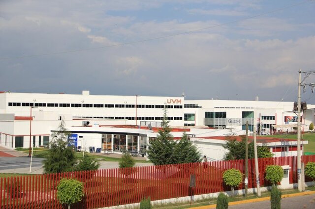 Historia de la Universidad del Valle de México (UVM) - Edmundo Santos