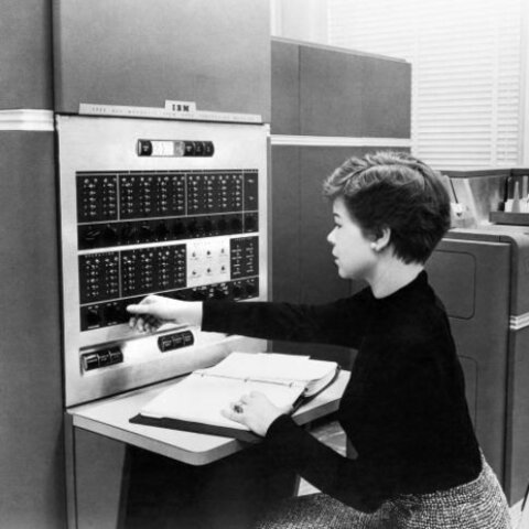 HISTORIA DE LA COMPUTADORA timeline | Timetoast timelines