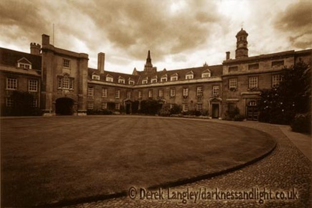 Charles Darwin goes college at Cambridge University timeline | Timetoa