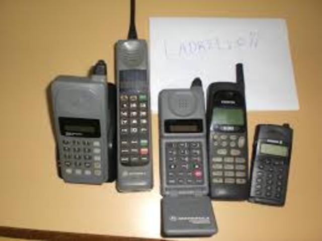 EVOLUCIÓN DE LA TELEFONIA timeline | Timetoast timelines