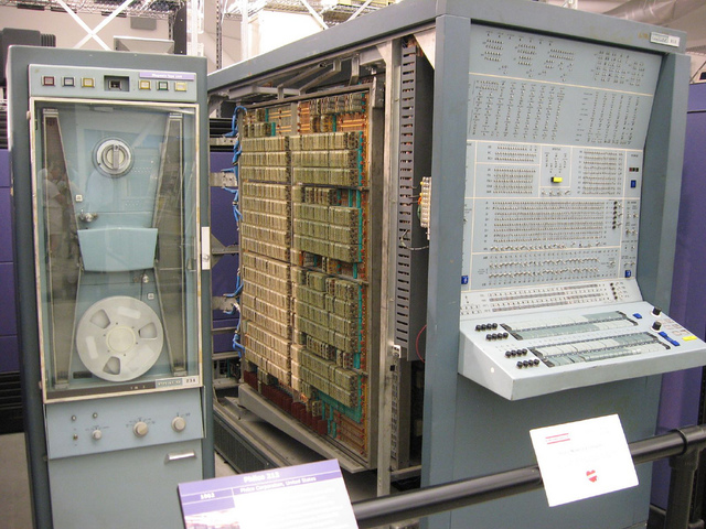 Generacion de las computadoras Correa timeline | Timetoast timelines