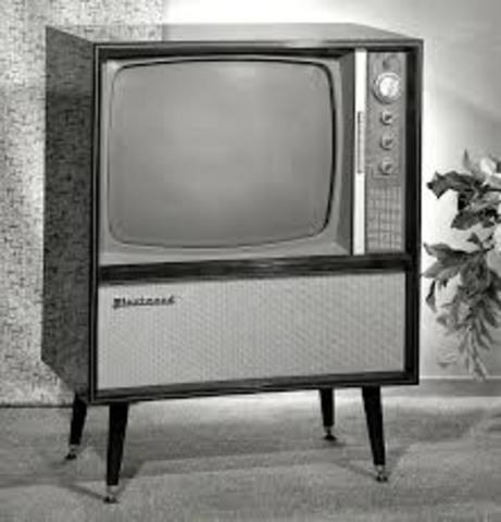 The Evolution of Traditional to New Media: Different Devices Through ...