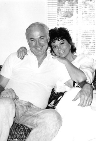 ISABEL ALLENDE BIOGRAFÍA timeline | Timetoast timelines