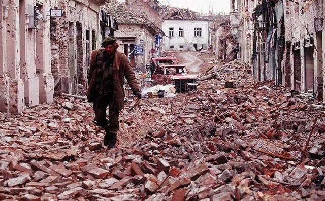 sussi-guerre balcani anni '90 timeline | Timetoast timelines
