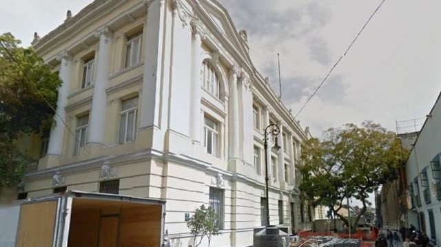 La instituciones y la enseñanza el Derecho en México desde la época ...