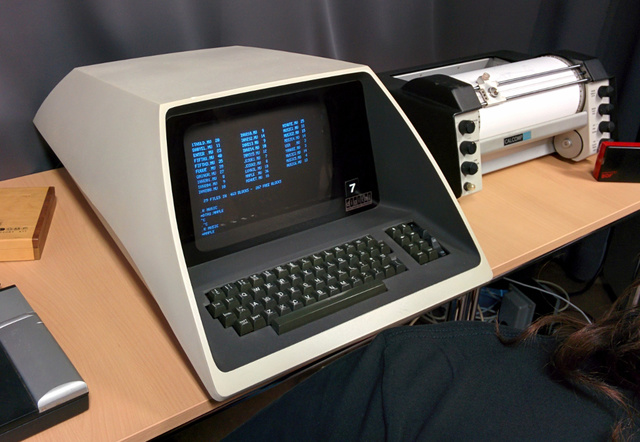 História dos monitores timeline | Timetoast timelines