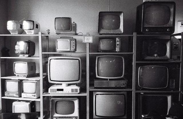 Evolution of Media from Traditional to New Media timeline | Timetoast ...