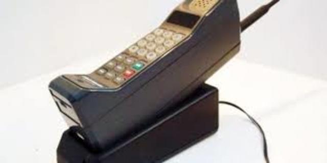 HISTORIA DEL CELULAR timeline | Timetoast timelines