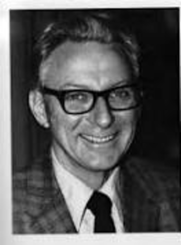 Desarrollo Histórico de la Teoría Curricular timeline | Timetoast timelines