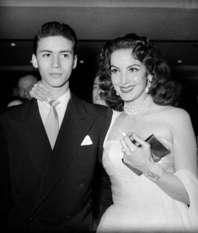 María Félix "La Doña" timeline | Timetoast timelines