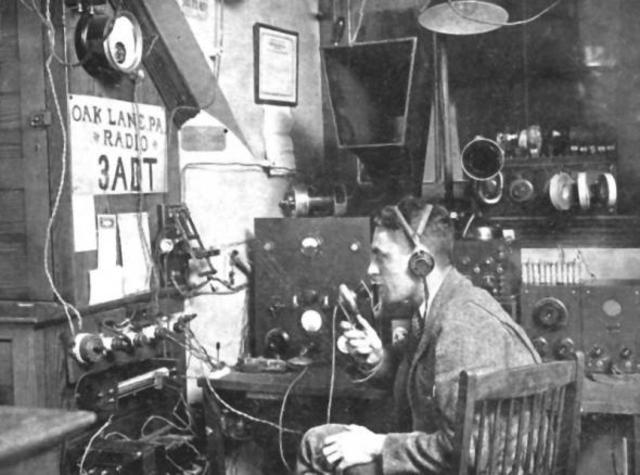Radio timeline | Timetoast timelines