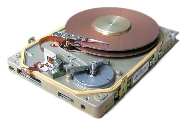 Historia de los Discos Duros timeline | Timetoast timelines