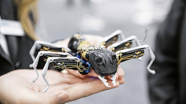 Robots zoomorficos de Festo timeline | Timetoast timelines