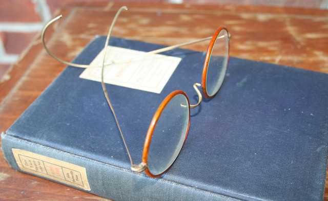 Lunettes timeline | Timetoast timelines