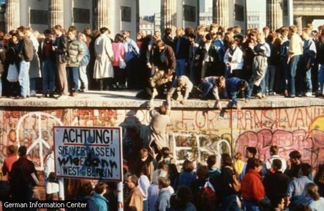 Berlin 1945-1990 timeline | Timetoast timelines