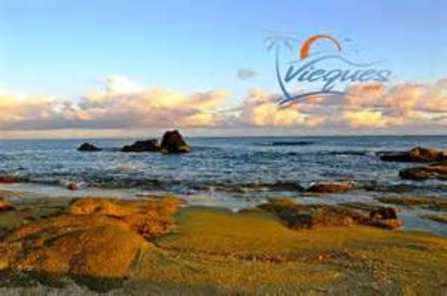 Historia de los pueblos de Puerto rico / Vieques timeline | Timetoast ...