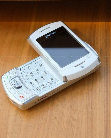 Linea de aparición dos teléfonos móbiles. timeline | Timetoast timelines