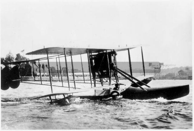 Aviation in Kingston timeline | Timetoast timelines