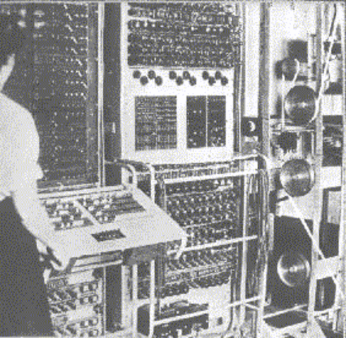 HISTORIA DE LOS COMPUTADORES timeline | Timetoast timelines