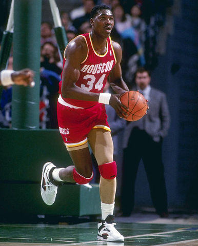 Hakeem Olajuwon timeline | Timetoast timelines