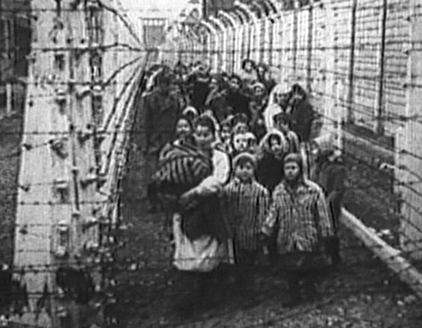 Identical Twins Survive “Angel of Death” Auschwitz Experiments - Page 4 ...