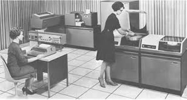 HISTORIA DE LOS COMPUTADORESEN COLOMBIA timeline | Timetoast timelines