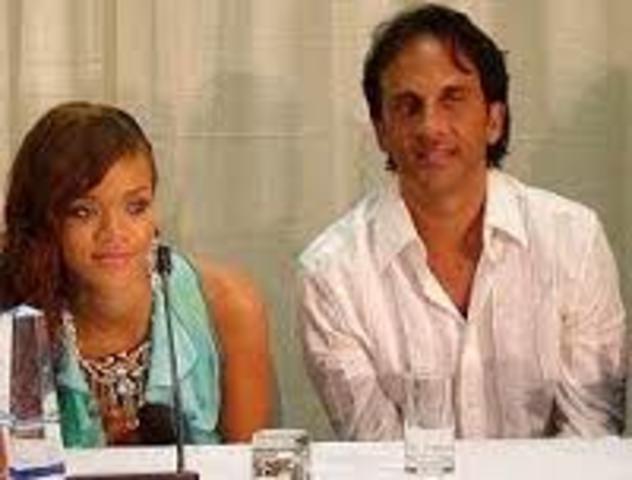 Biografia de Rihanna timeline | Timetoast timelines