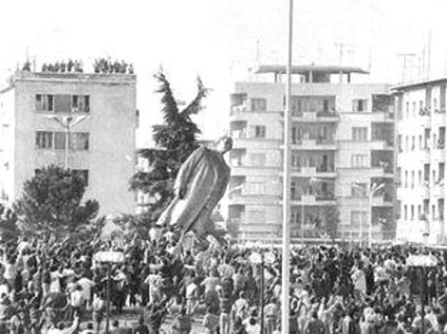 The Cold War, 1945-1991 timeline | Timetoast timelines