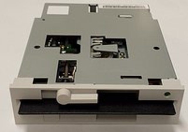 Floppy drive and USB drive timeline | Timetoast timelines