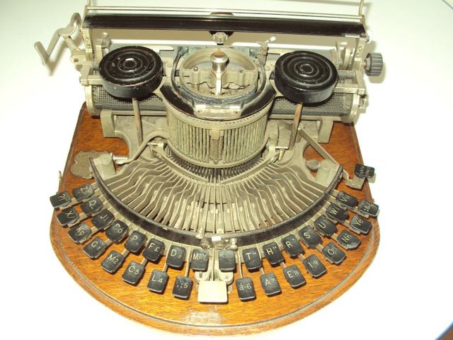 Historia de la Máquina de Escribir timeline | Timetoast timelines