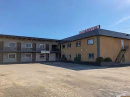 Current River Arena - Ice Rink in Thunder Bay, ON, Canada - Travel Sports