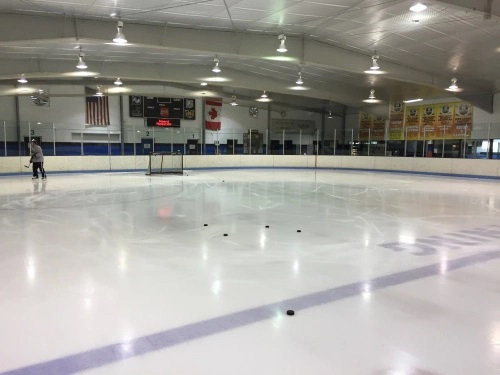 140 Ice Den - Ice Rink in Howell, MI - Travel Sports