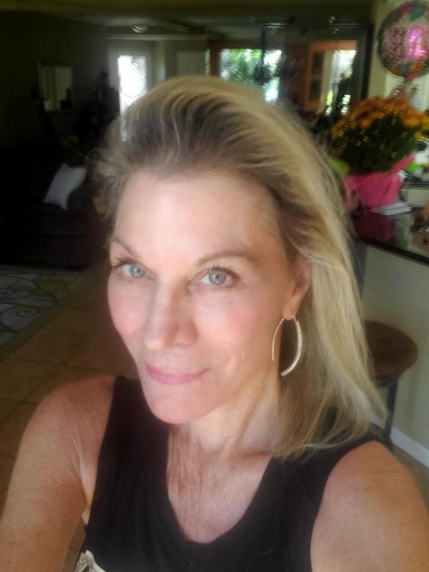 Robin Rasile (McHugh), Eastlake, OH Ohio currently in Winter Haven, FL USA