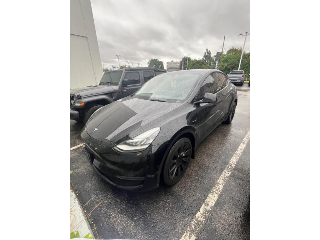 Used 2021 Tesla Model Y with 98,735 km for sale at Otogo