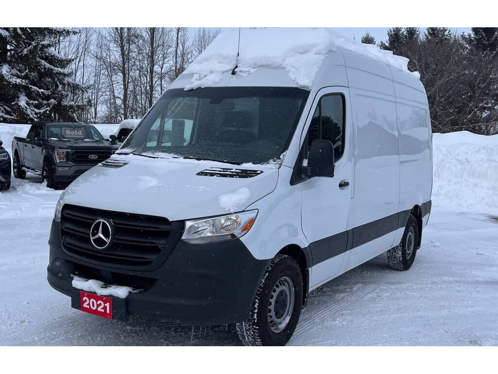 Used 2021 Mercedes-Benz Sprinter with 24,700 km for sale at Otogo