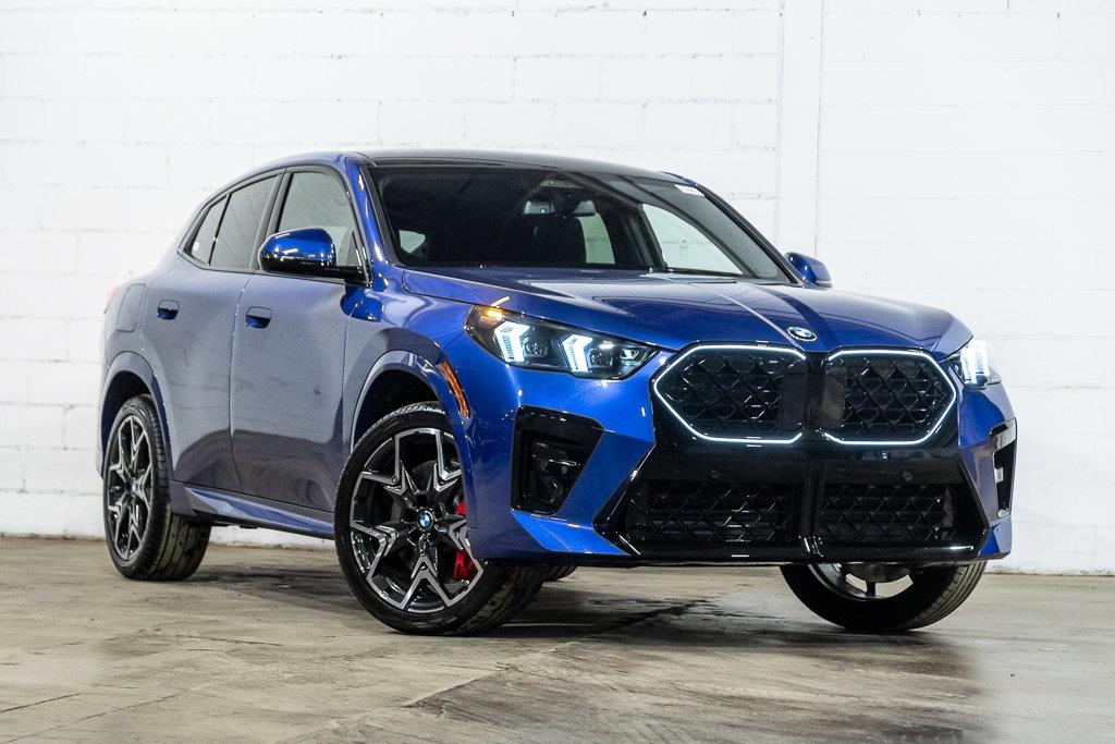 Used 2025 BMW X2 with 90 km for sale at Otogo