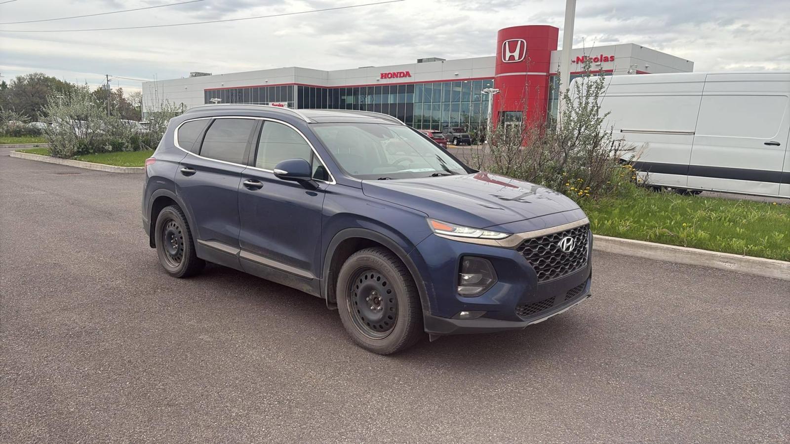 Used 2020 Hyundai Santa Fe with 140,484 km for sale at Otogo