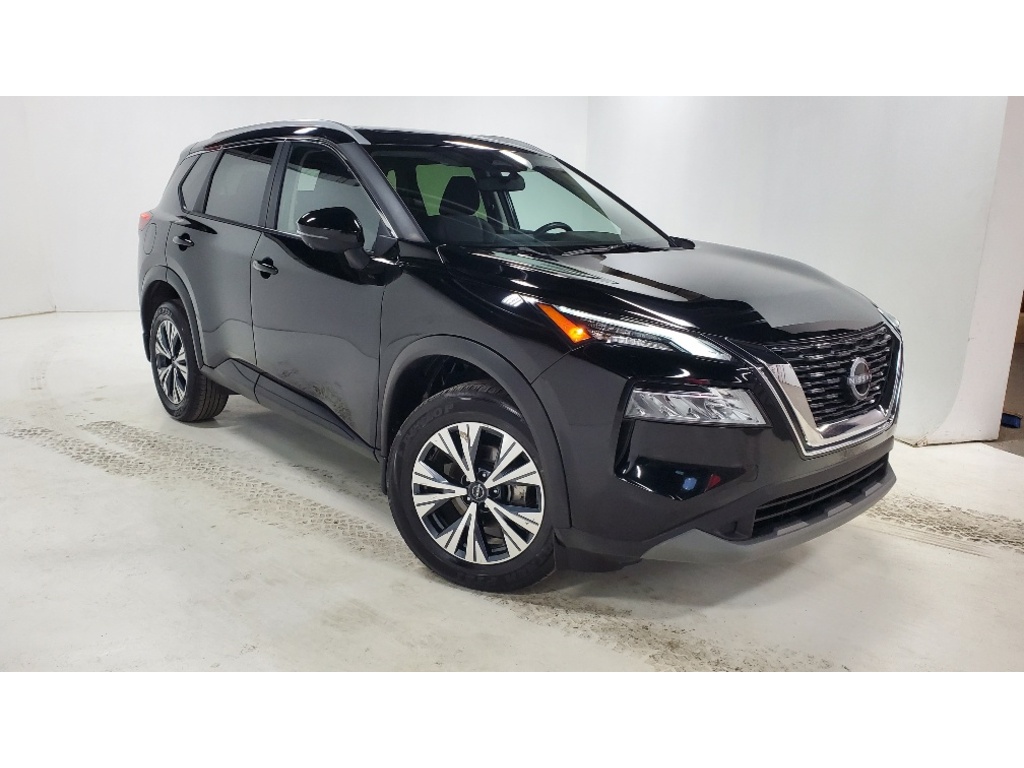 Used 2023 Nissan Rogue with 29,800 km for sale at Otogo