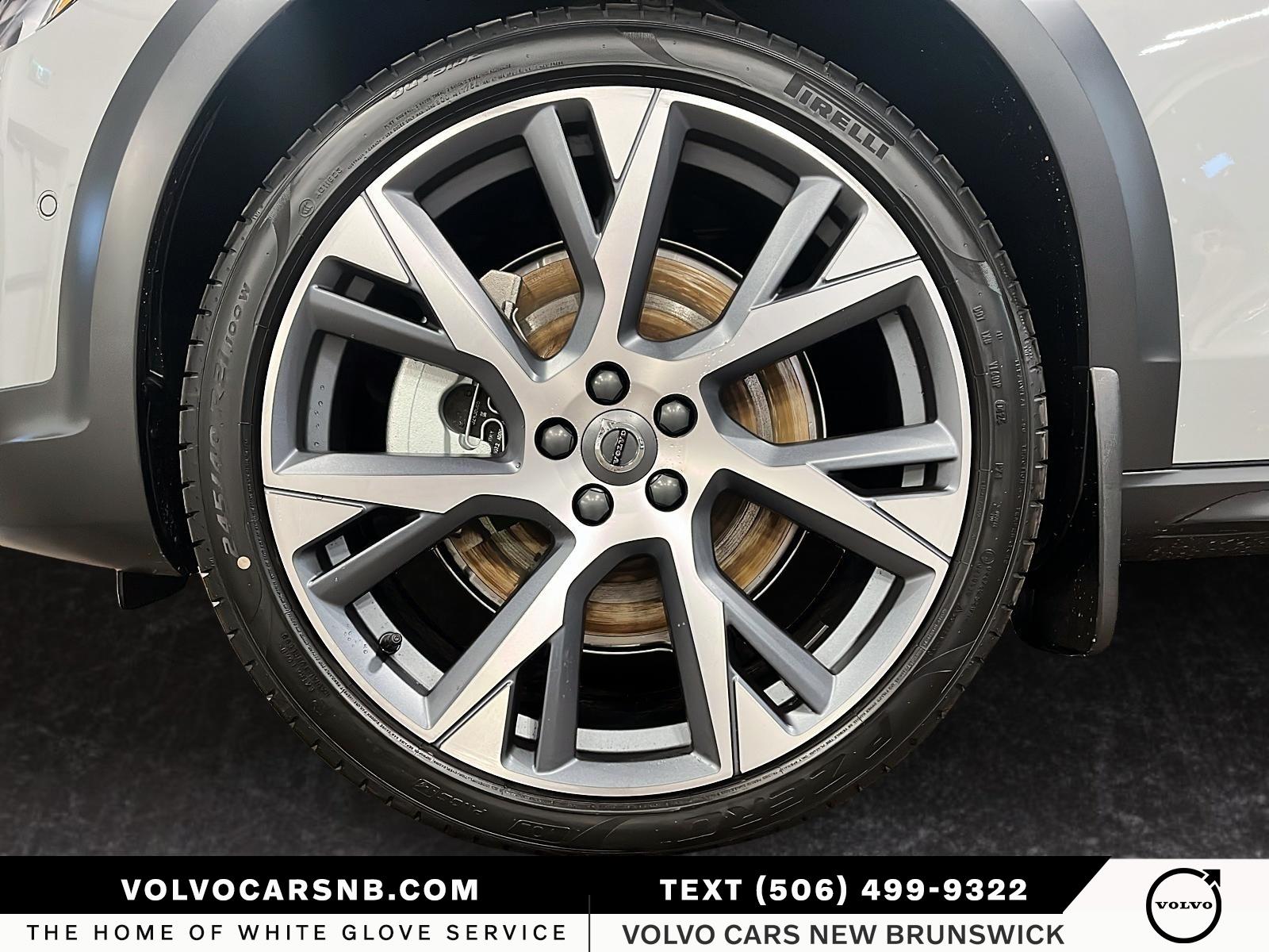 New 2026 Volvo V90 Cross Country B6 Ultra AWD located at Volvo Cars New ...