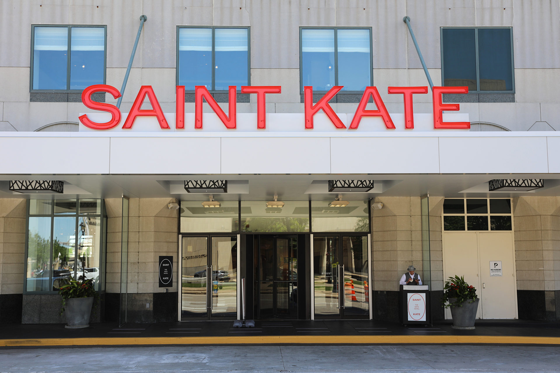 Easy Weekend Getaway | Saint Kate - The Arts Hotel in Milwaukee