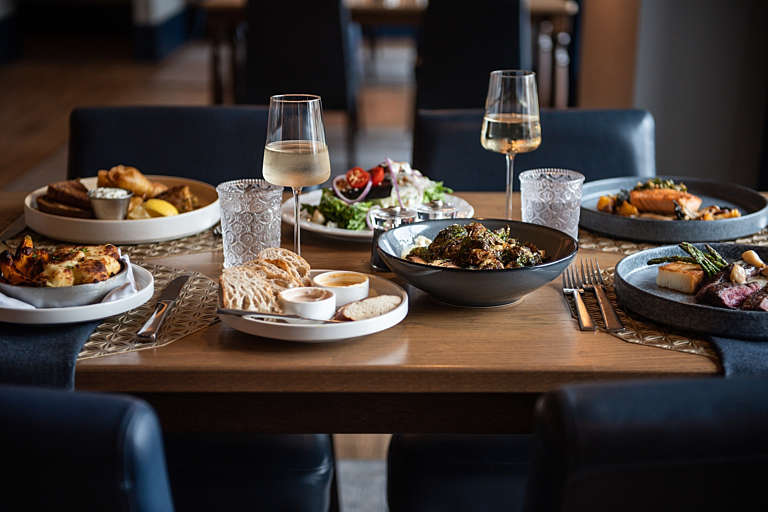 Restaurants Downtown Milwaukee | Unique Dining | Saint Kate Arts Hotel
