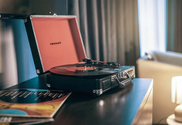 Rooms & Suites | Saint Kate - The Arts Hotel in Milwaukee