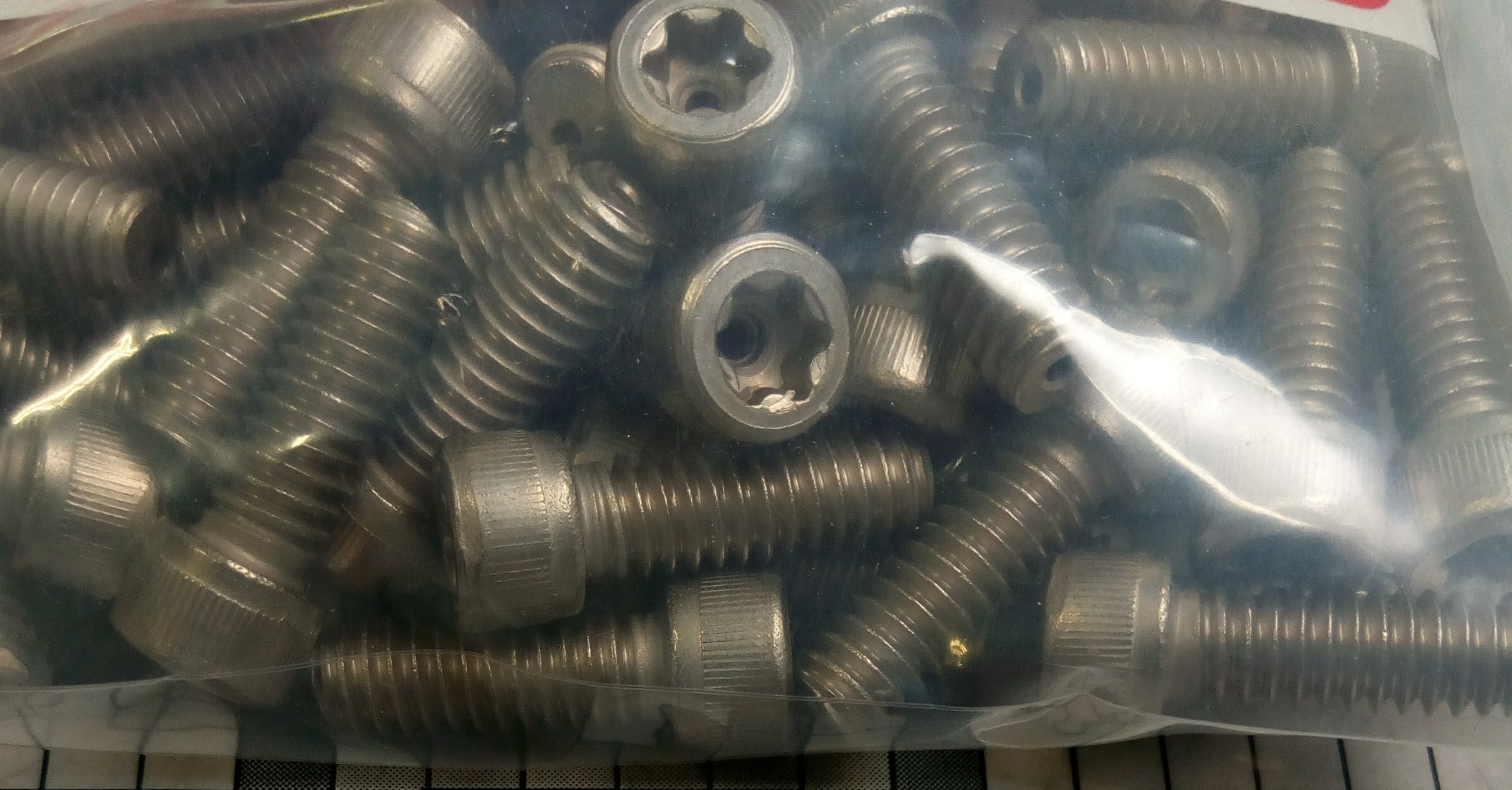 25C75TVSCSN,1/4-20 X 3/4 6LOBE VENTED SOC CAP S/S,Specialty Bolt ...