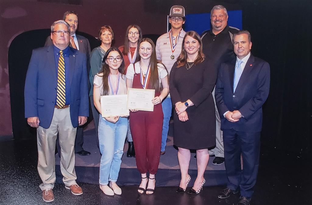 Hugo High School - Home