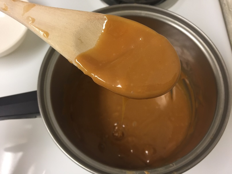 Candy Cane Holiday Caramel Apples College Edition