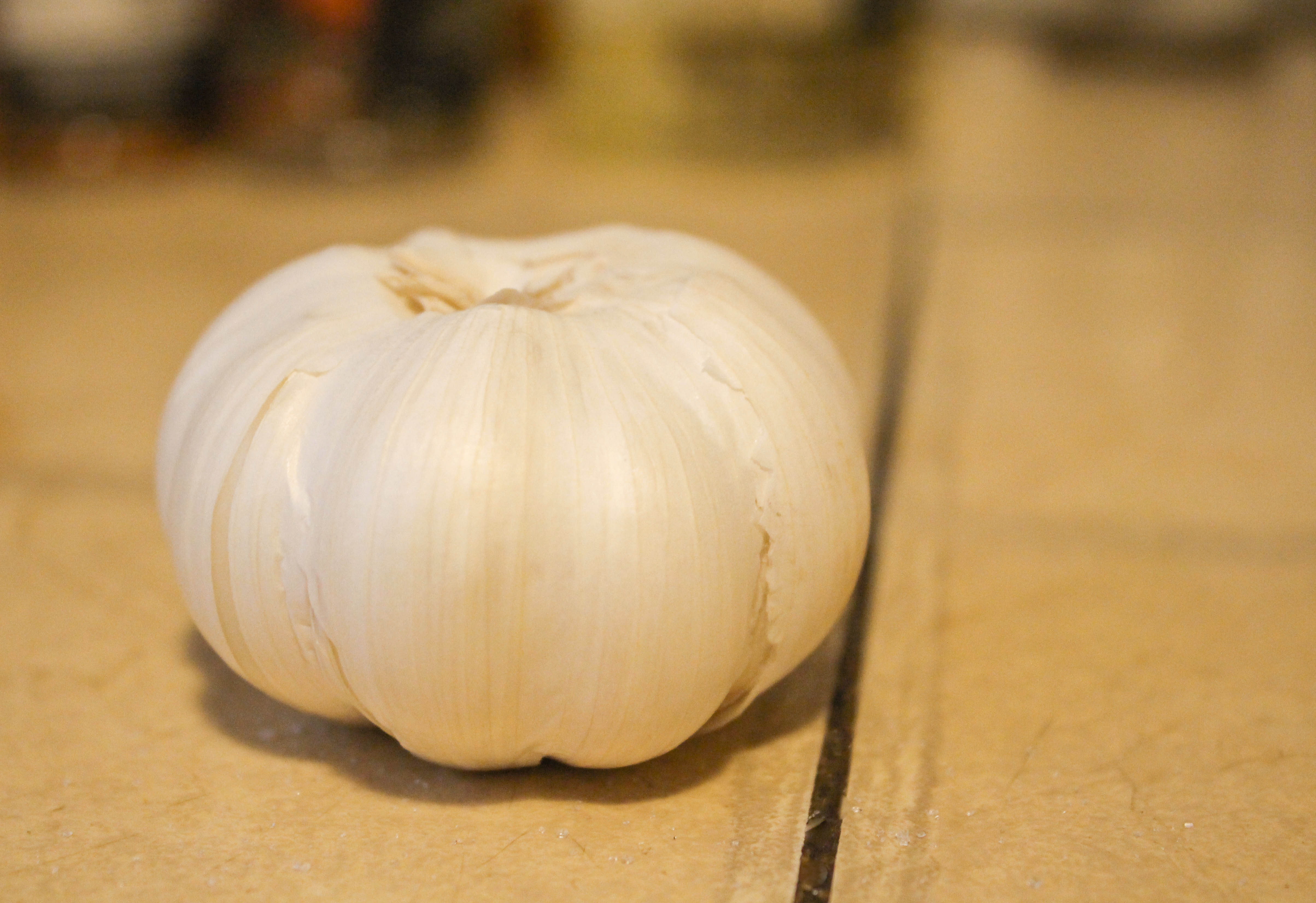 How to Roast Garlic Easily